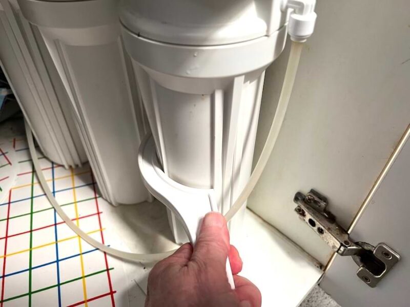 How to Replace Pre-filters in an RO Water Filter | HomeTips